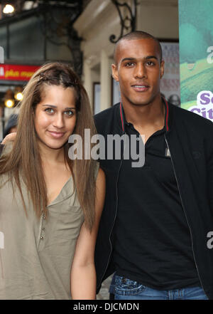 Jay Simpson Celebrity & Press Performance of Nickelodeon's Dora ...