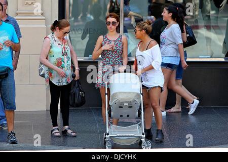 Una Healy and Anne Healy Una Healy goes sightseeing with her mother ...