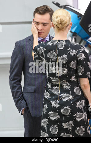 Ed Westwick and Kelly Rutherford filming on the set of 'Gossip Girl in ...