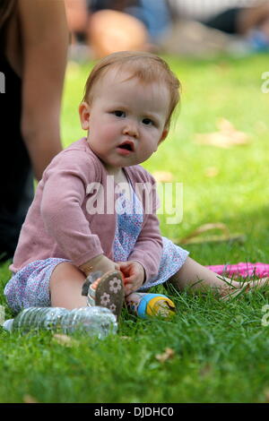 Haven Garner Warren spending time with her family in Beverly Glen Park ...