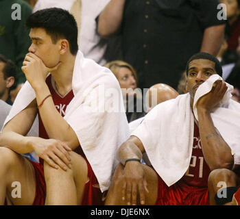 Apr 28, 2004; Los Angeles, CA, USA; Houston Rockets head coach JEFF VAN ...