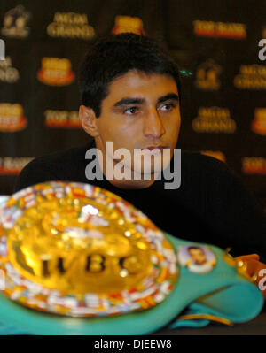 Sep 17, 2004; Las Vegas, NV, USA; Eight time world champion 'The Golden ...