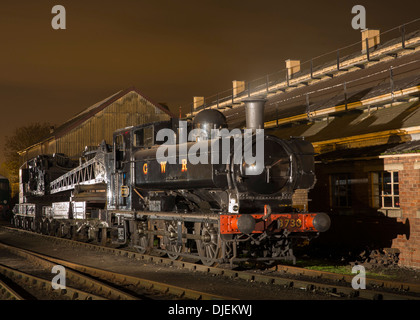 Great Western Railway 5700 Class Pannier Tank No.7154 in industrial ...