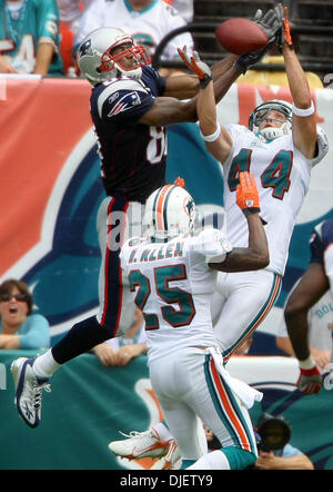 Oct 21, 2007 - Miami Gardens, Florida, USA - Dolphins Head Coach CAM ...