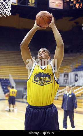 Haas Pavilion Berkeley Calif, USA. 05th Feb, 2025. USA North Carolina ...