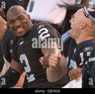 Nov 04, 2007 - OAKLAND, CA, USA - Houston Texans defensive tackle AMOBI ...