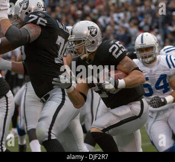 Dec 16, 2007 - OAKLAND, CA, USA - Oakland Raiders running back JUSTIN ...