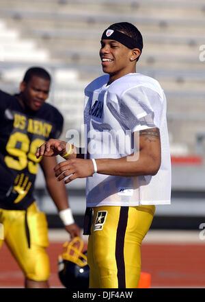 Dec 31, 2007 - San Antonio, Texas, USA - KYLE PRATER takes a breather ...