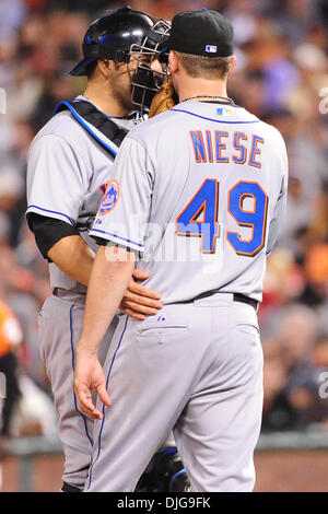 New York Mets pitcher Jonathon Niese (49) pitches in the second inning ...