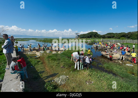 Fishers at the Awasa lake, Ethiopia Stock Photo - Alamy
