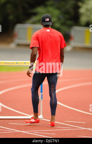 Michael Tinsley (400m Hurdles) Team USA Press Conference held at ...
