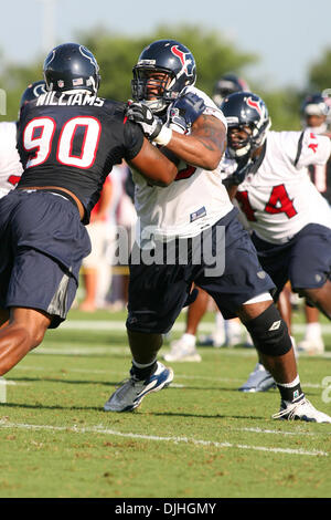 Houston Texans defensive tackle Mario Edwards Jr. (97) celebrates after ...