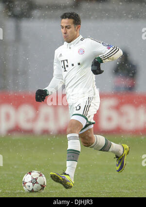 Moscow, Russia. 27th Nov, 2013. Munich's Thiago runs the ball during ...