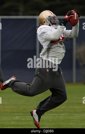 Aug. 05, 2010 - Seaside, California, U.S. - 49ers linemen Cody Wallace ...