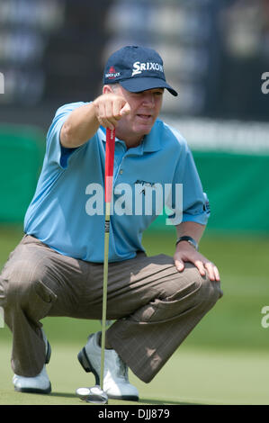 August 8, 2010: Professional golfer CRAIG BARLOW watches his fairway ...