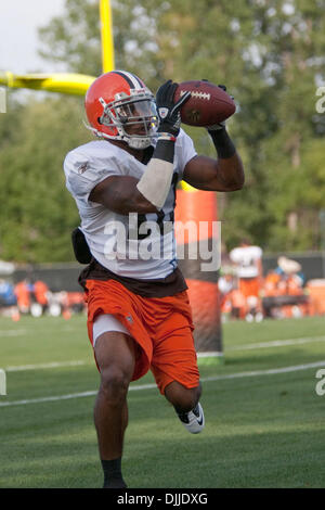 Cleveland Browns wide receiver Syndric Steptoe (12) congratulates ...