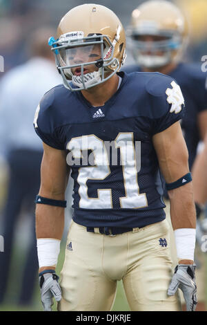 Notre Dame Wide Receiver Barry Gallup Jr. (#21) in action during Blue ...