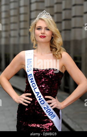 Current Miss England Alize Lily Mounter (left) joins previous winners ...