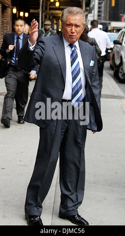 Regis Philbin Celebrities arrive at Ed Sullivan Theater for 'The Late ...