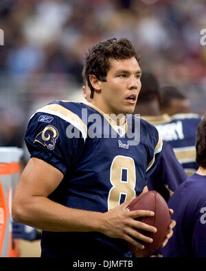 St. Louis Rams quarterback Sam Bradford (8) hands off to the Rams ...