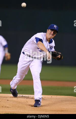 Tampa Bay Rays pitcher Zack Littell delivers to the Boston Red Sox ...
