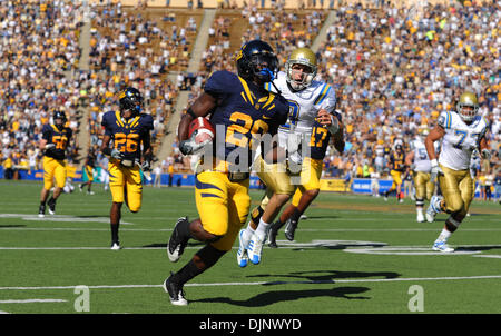 UCLA quarterback Kevin Craft runs through the Stanford defense during ...