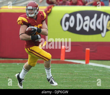 Southern California tight end Blake Ayles (88) is tackled by San Jose ...