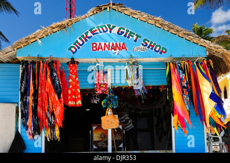 The Beach Hut, holiday beach gift shop in Polperro, Cornwall UK Stock ...