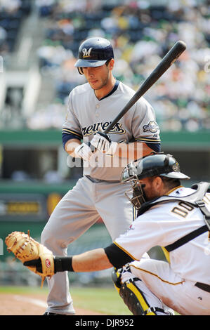 Milwaukee Brewers catcher George Kottaras takes up his position during ...