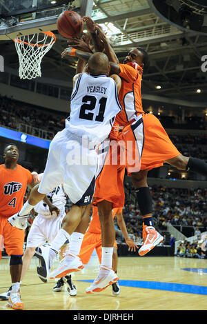 Butler guard/forward Willie Veasley (21) puts up a shot against ...