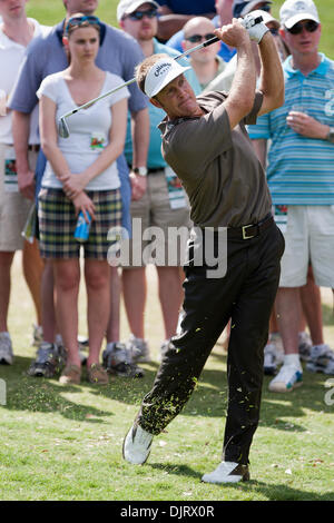 May 21, 2010 - Las Colinas, Texas, USA - 21 May 2010: Ben Crane lines ...