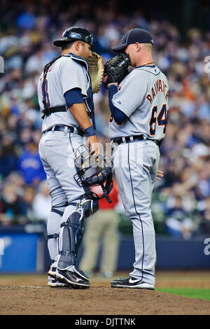 Detroit Tigers catcher Gerald Laird (8) and second baseman Placido ...