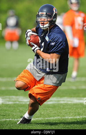 Chicago Bears running back Kahlil Bell (32) runs on the field during an ...