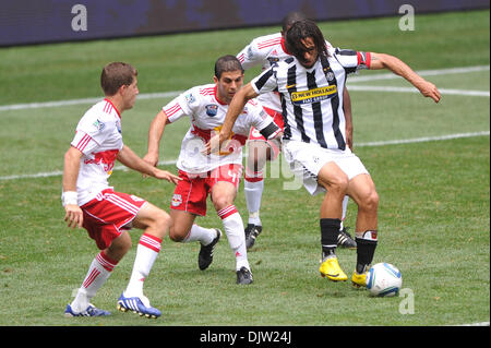 Juventus Forward Amauri (#11) and Red Bulls Defender Chris Albright (#3 ...