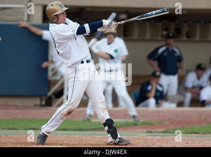 Notre Dame Fighting Irish catcher Mark Quatrani (19) and umpire Adam ...
