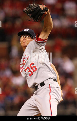 St. Louis Cardinals pitcher Tyler Lyons delivers a pitch to the San ...