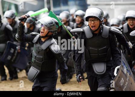 Oct 04, 2010 - Seoul, South Korea - A South Korean police SWAT member ...