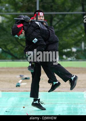 Oct 04, 2010 - Seoul, South Korea - A South Korean police SWAT member ...