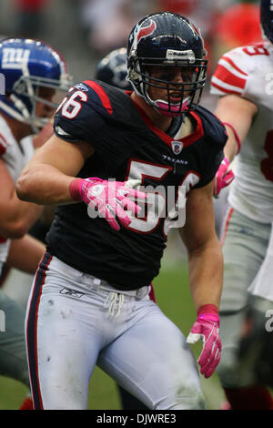 New York Giants linebacker Brian Burns (0) runs onto the field with ...