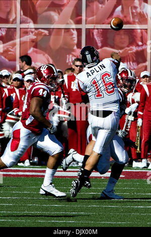 Arkansas State quarterback Ryan Aplin (16) scrambles during a drill on ...