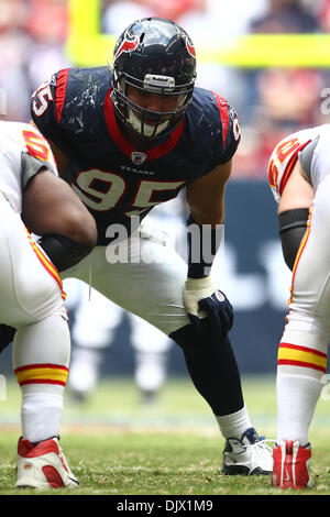 The Kansas City Chiefs line up for the final play of the game in the ...