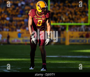 October 30, 2010: Arizona State wide receiver Jamal Miles (32) catches ...