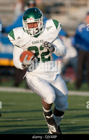 Eastern Michigan Eagles running back Tanner Knue (22) breaks off a long ...
