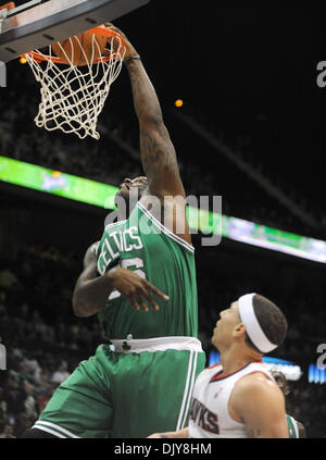 Atlanta Hawks guard Mike Bibby (10) watches as the ball rolls away in ...