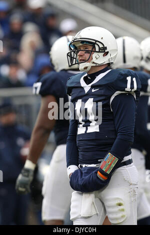 Penn State Nittany Lions quarterback Daryll Clark (17) stands in the ...