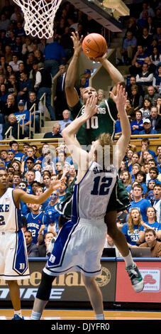Michigan State's forward Delvon Roe (10) pulls down the rebound in ...