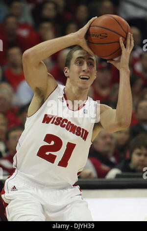 North Carolina State guard Madison Hayes (21) drives around Iowa ...