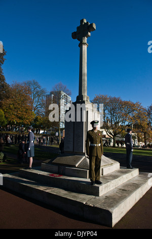A British Army sentry on duty at the Tower of London Stock Photo - Alamy