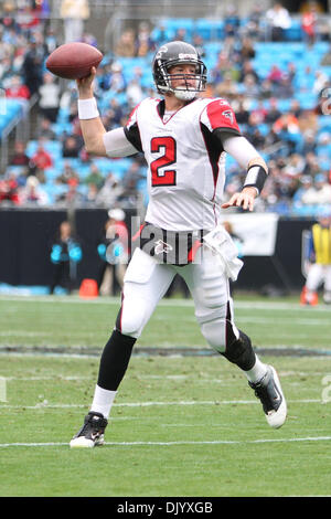 December 12, 2010; Atlanta Falcons linebacker Stephen Nicholas (54 ...