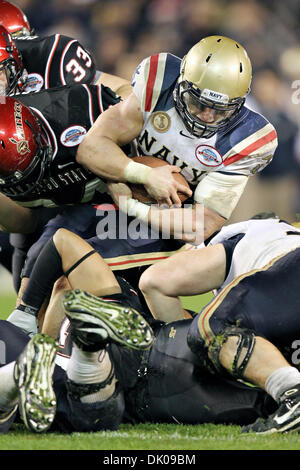Dec. 24, 2010 - San Diego, California, U.S - Navy Midshipmen linebacker ...
